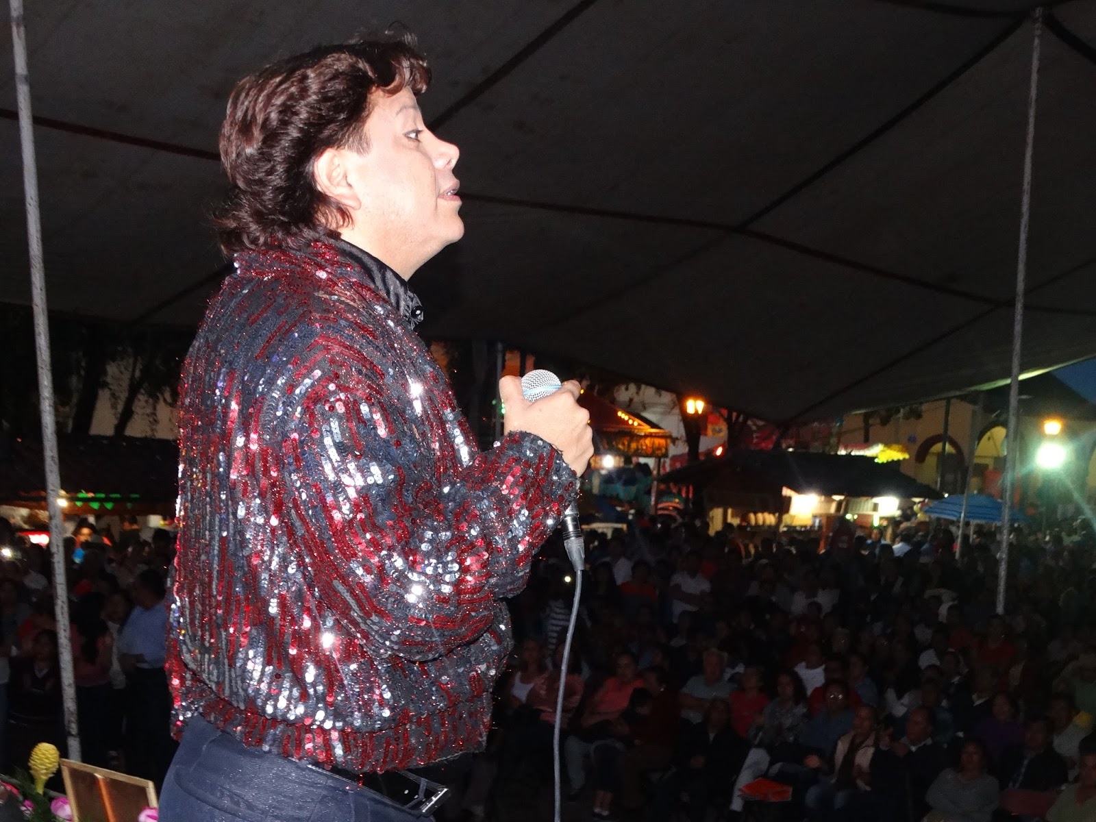 Elox Noticias: Se presenta con éxito uno de los mejores imitadores de Juan Gabriel en Xico
