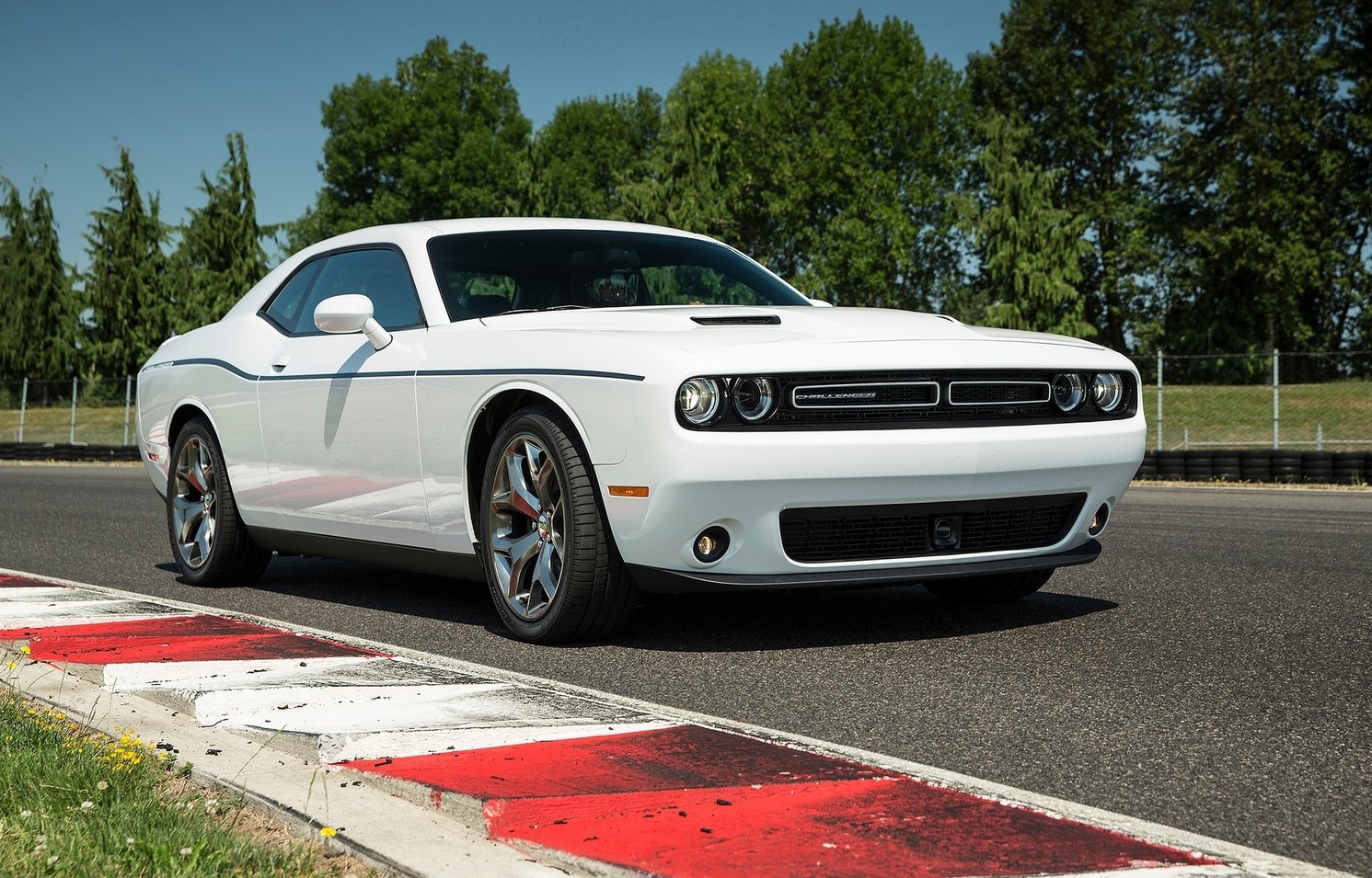 Especial Lançamentos 2017 #9: o que esperar da Dodge para o Brasil ...