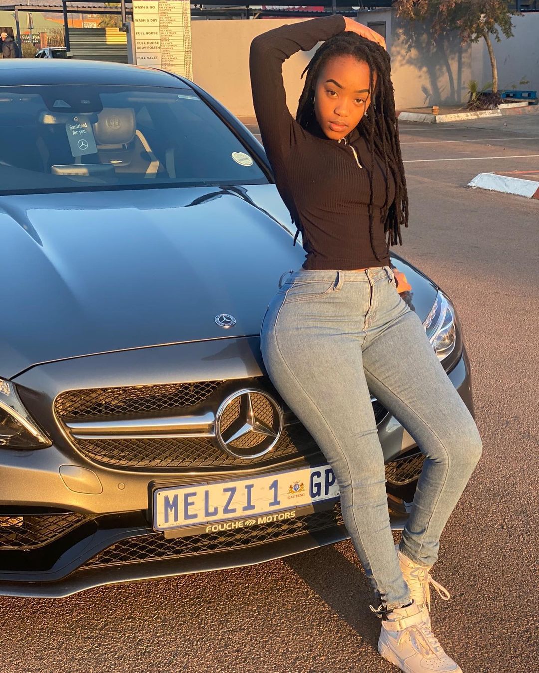House, Cars: Andiswa Selepe Tshabalala the bomb RSA poses with her ...