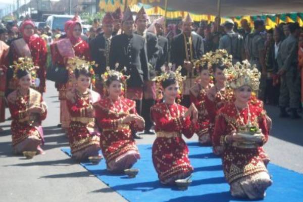 Tari Tradisional di Indonesia Beserta Gambarnya (34 Provinsi Lengkap ...