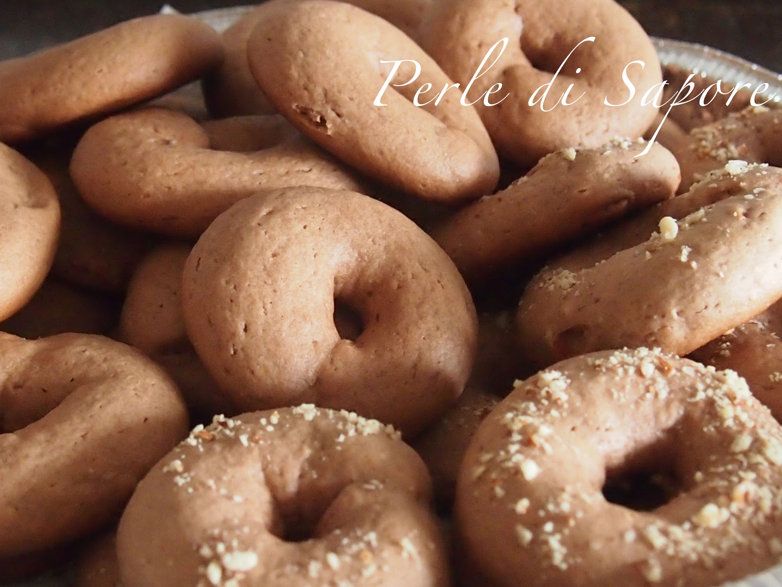 Perle di Sapore: Biscotti al vino e Ciambelline al cacao