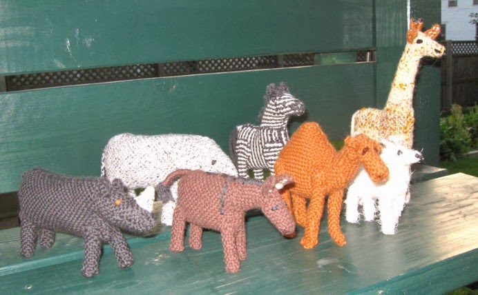 Pin Loom Weaving: Animals, part one.