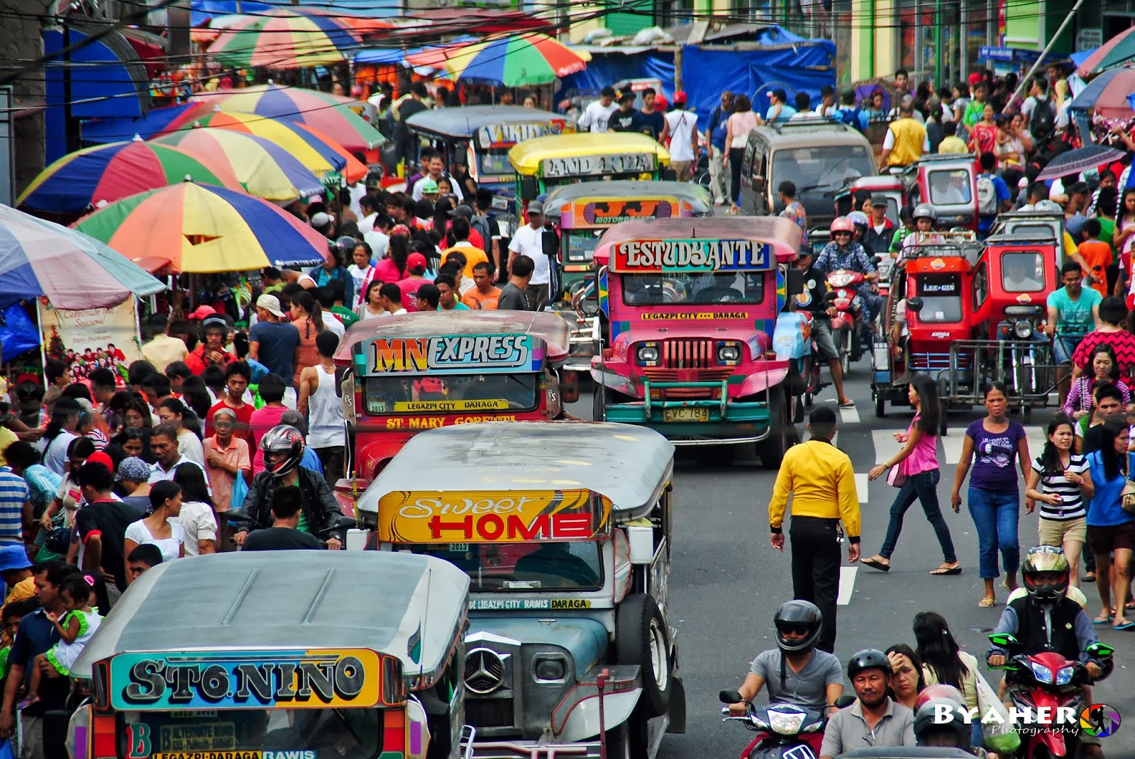Byahero: Snapshots | Holiday rush in Daraga, Albay