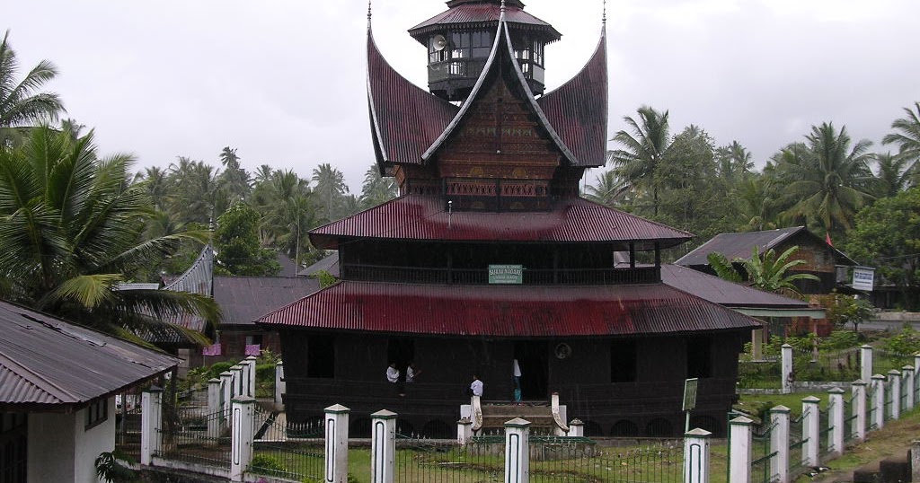 PAKEJ PERCUTIAN BUKITTINGGI - PADANG: SURAU LUBUK BAUAK - DIMANA CINTA ...