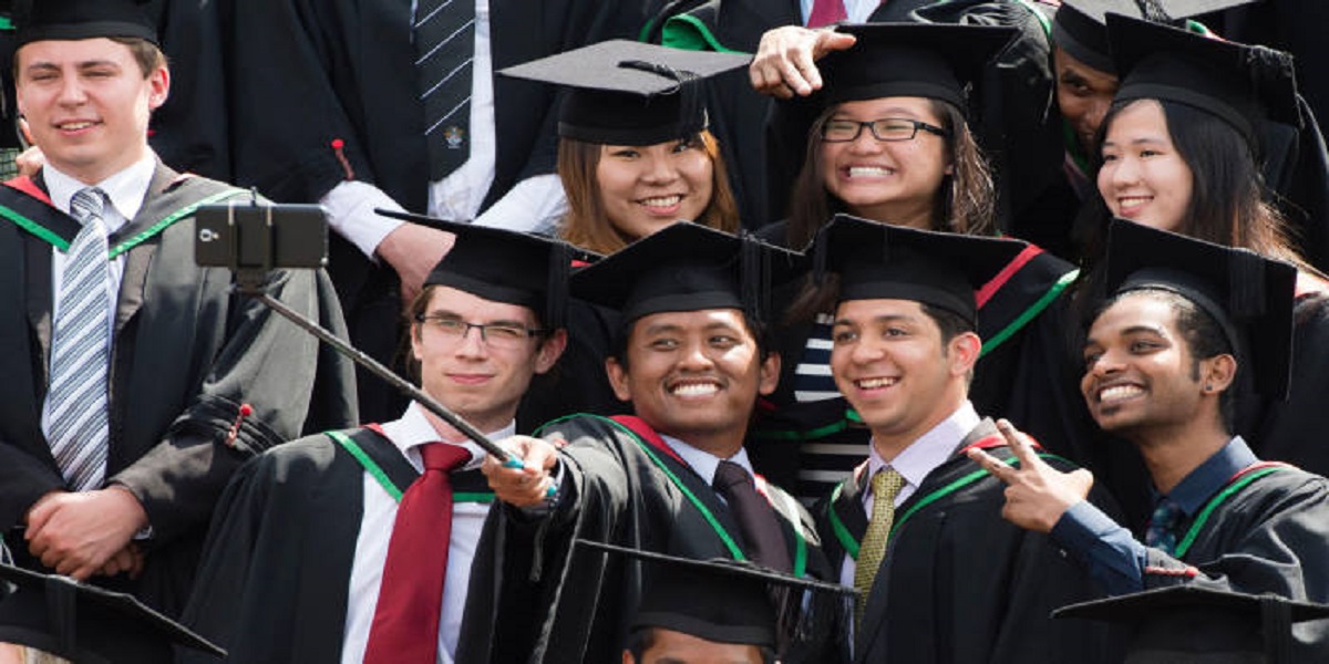 Some Do’s and Don’ts for Your Last Day at College