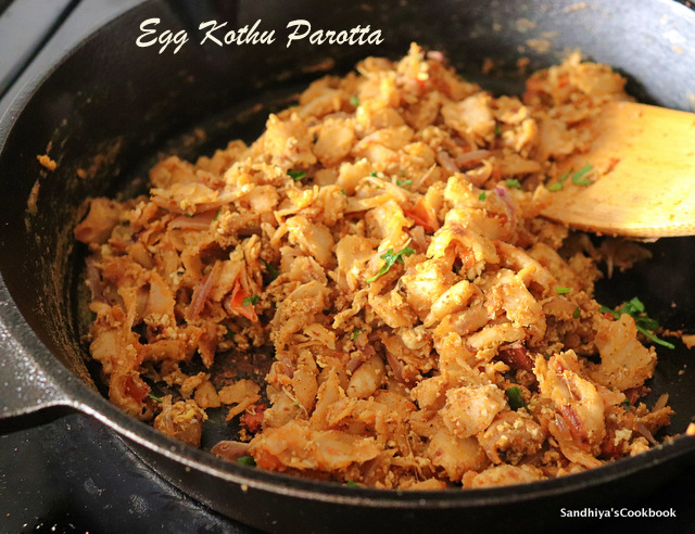 Sandhiya's Cookbook: Parotta Stall Egg Kothu Parotta | Muttai Parotta