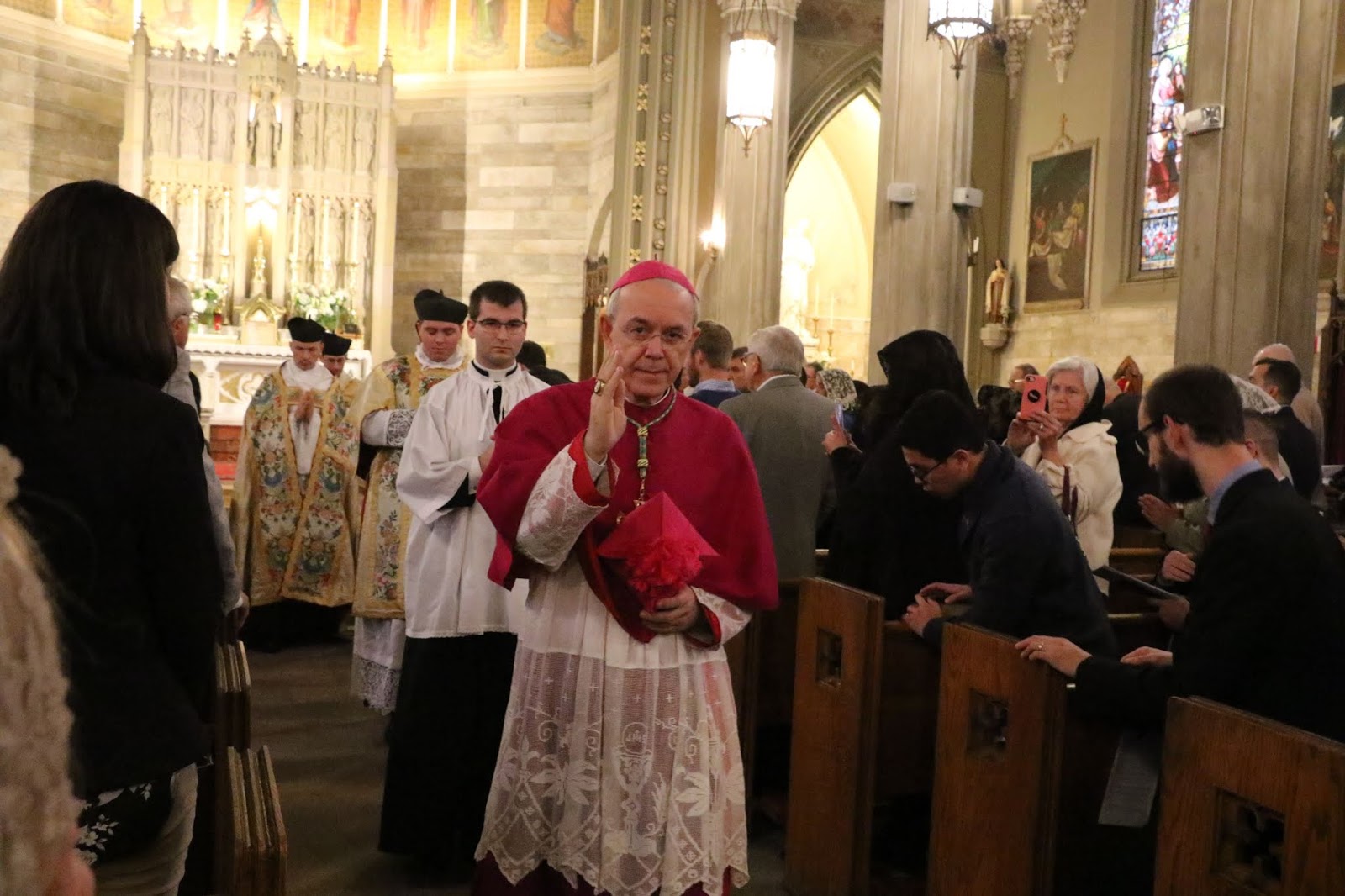 New Liturgical Movement: Photos of FSSP First Mass in Providence, RI