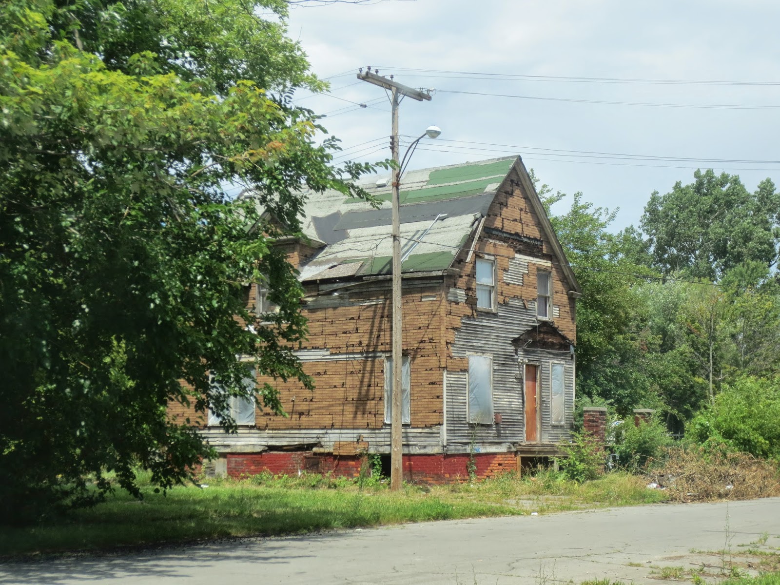 The Travelling Lindfields: Detroit's post apocalyptic wasteland. Where ...