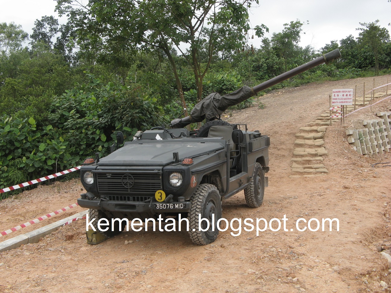 Senang Diri: Circuit breaker Day 54 pix: Singapore Army anti-tank jeeps
