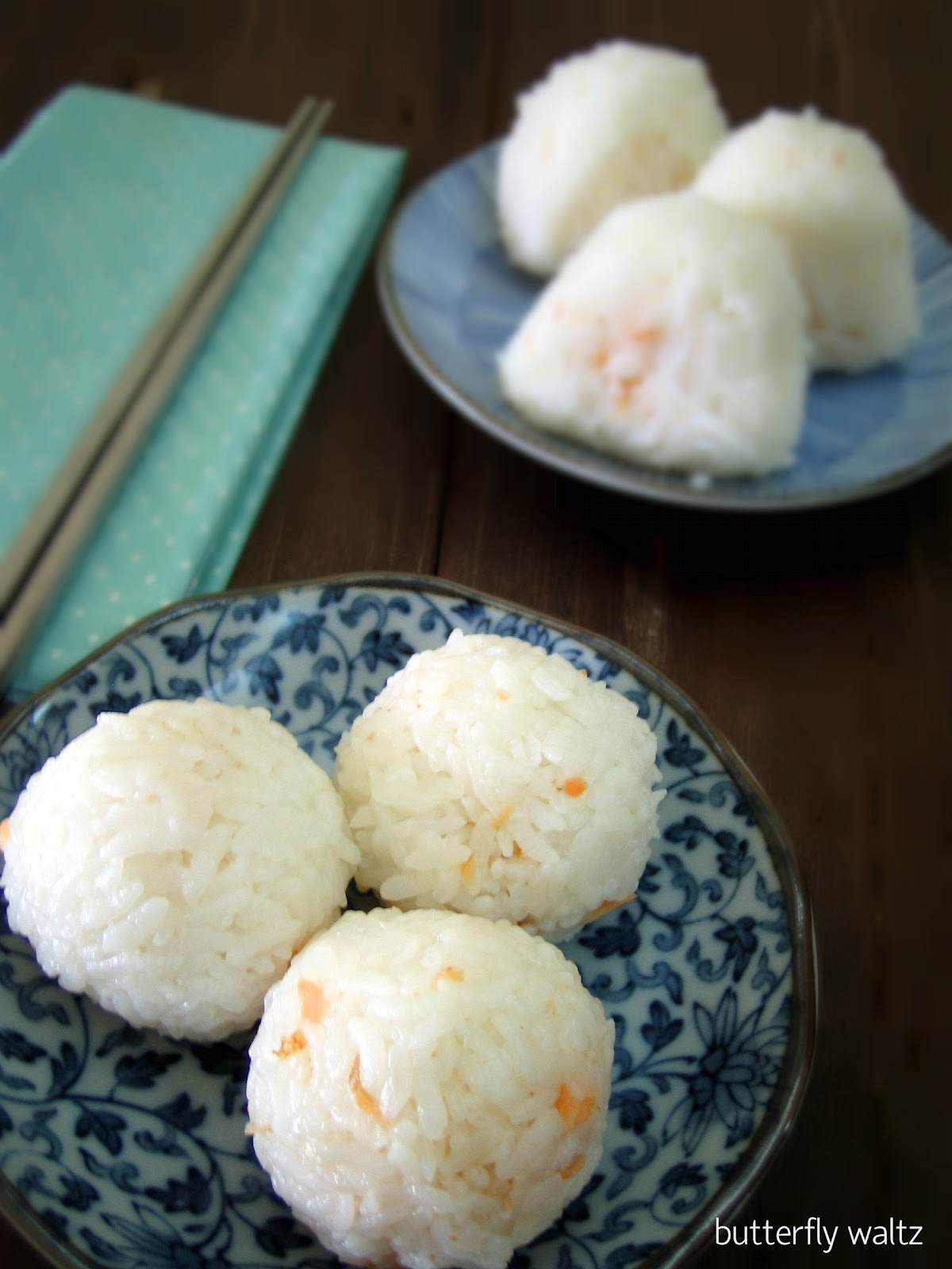 Waltzing butterflies: Awesome onigiri balls