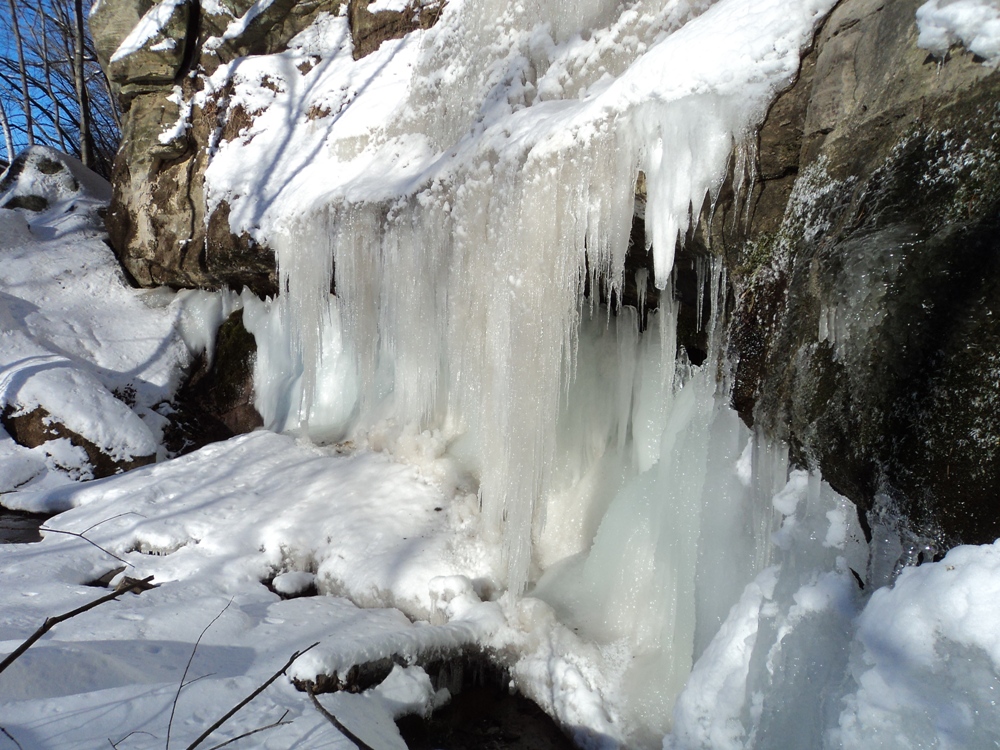 Aerial Geologist: Old Rocks, Cold Rocks: Mid-winter Outcrop of the Mt ...