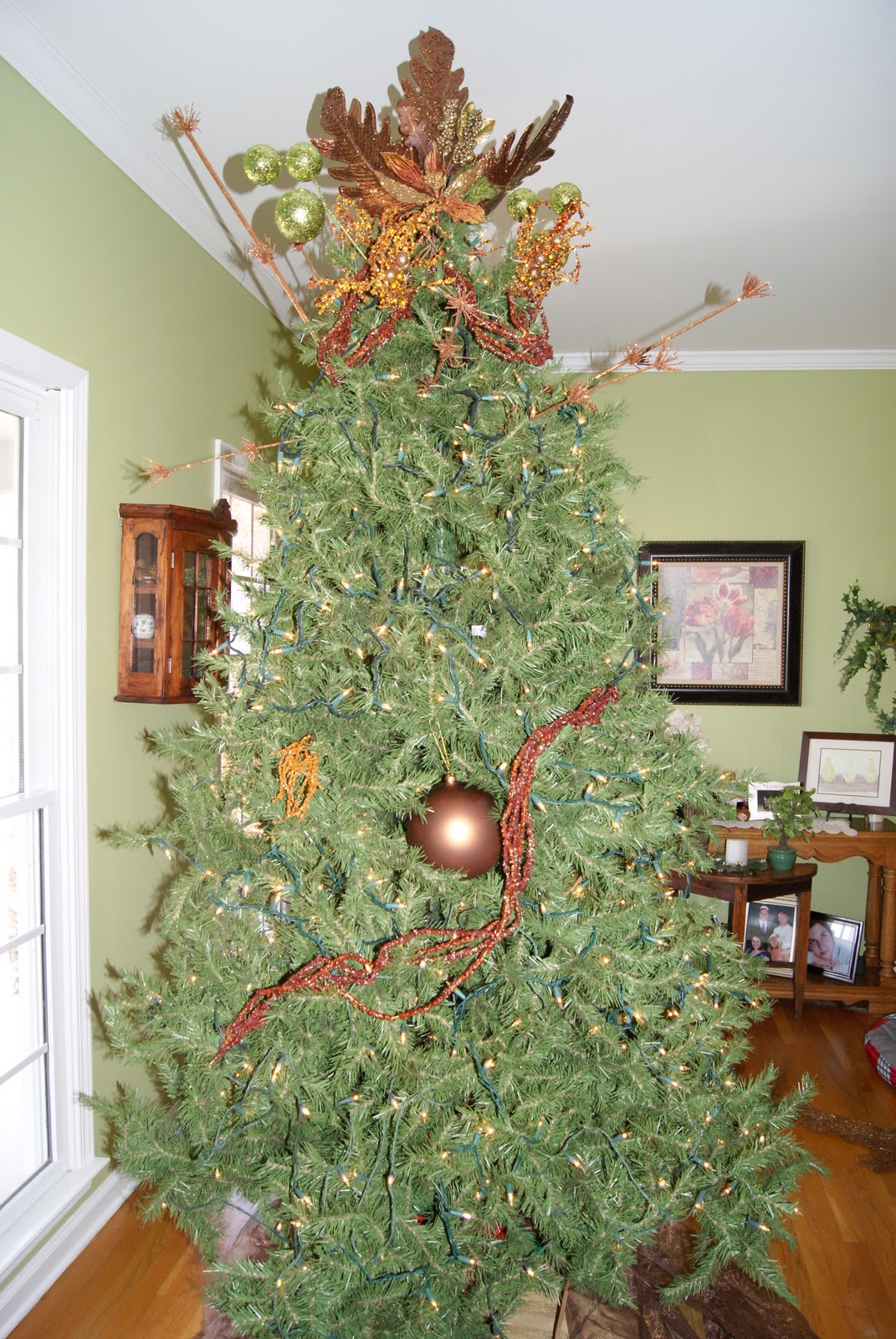 It's the Little Things: How to Layer a Christmas Tree