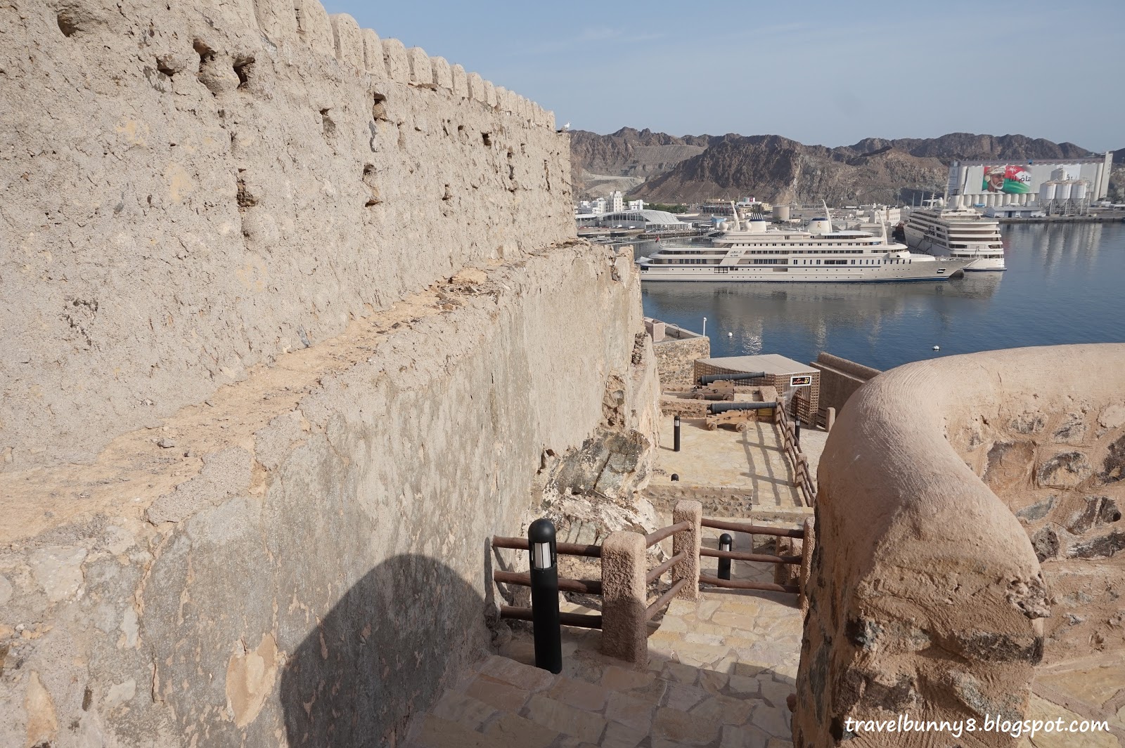 [OMAN] Muscat - Muttrah Souq, Fort and Corniche | Travel Bunny