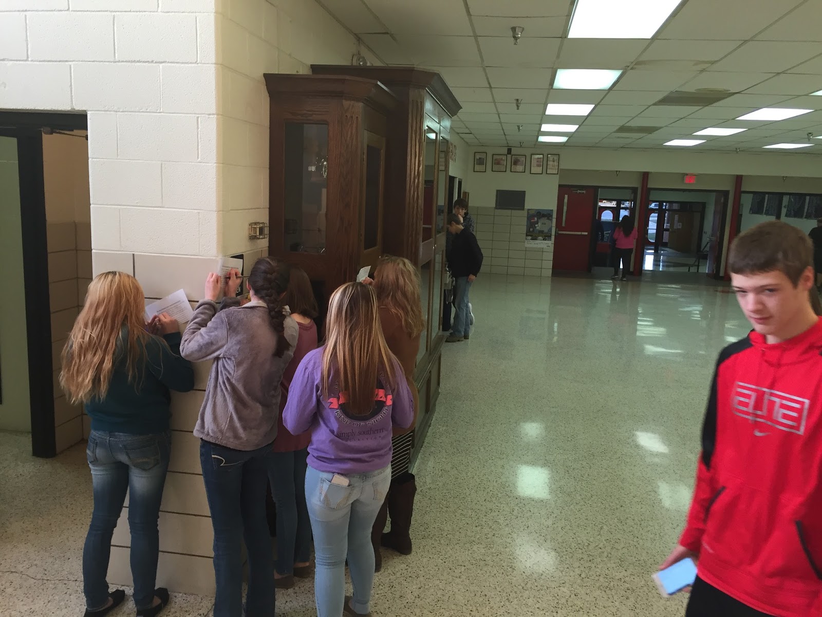 Señora Baxter's Spanish Class: QR Code Scavenger Hunt