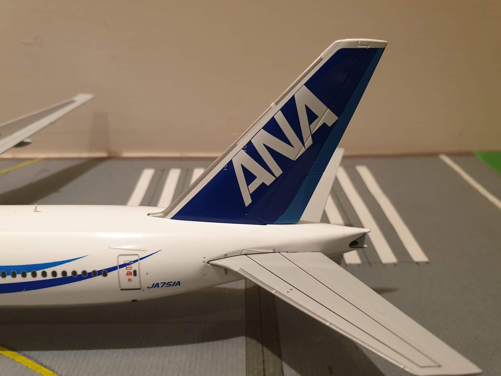 [JC wings(1/200)] 全日空(all nippon airways) 777-300 JA751A Waves Special ...