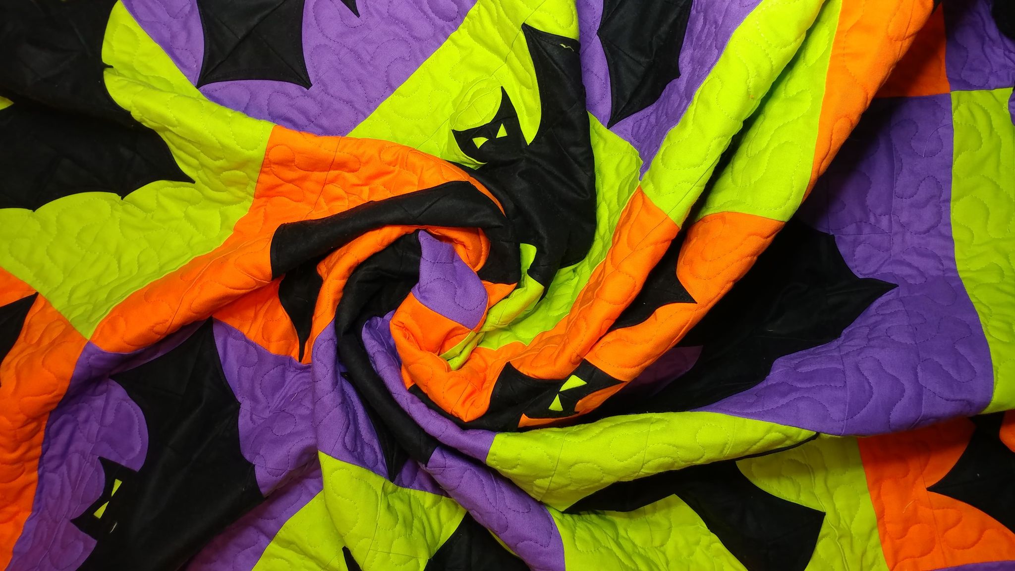 Slice of Pi Quilts: Going Batty! - A Finished Quilt!