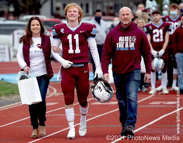 The Sentinel: Spartan football seniors recognized