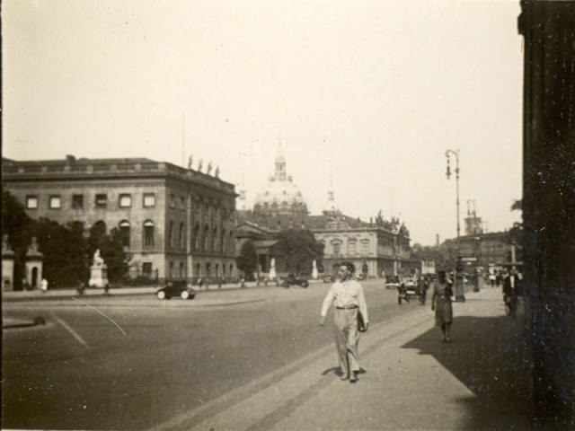 40 Amazing Photos Capture Street Scenes of Germany in the Early 1930s ...