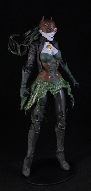 She's Fantastic: Batman Earth 11 - THE DROWNED!