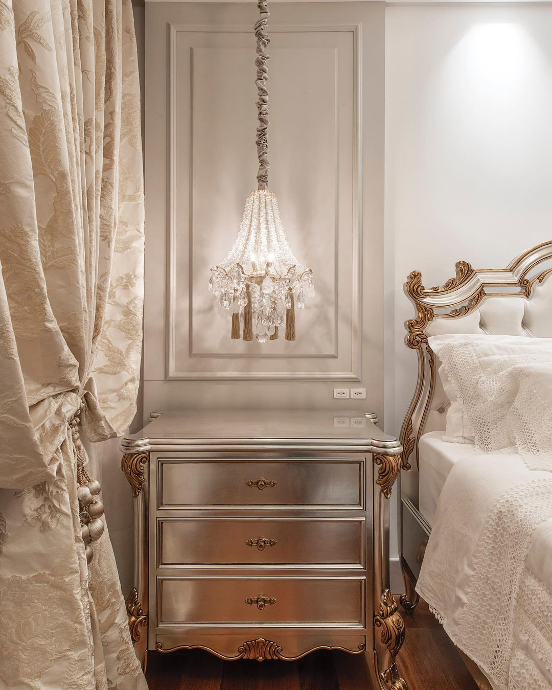Quarto com decor clássico e sofisticado + cores neutras, prata e ...