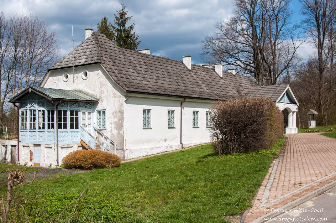 Droga jest moim celem: Pałac w Złotym Potoku. Nie-boska historia