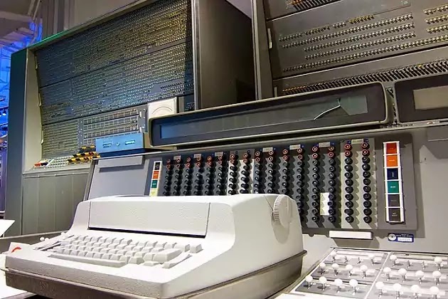 Komputer Generasi Kedua IBM Model 7030 Stretch Early Super Computer