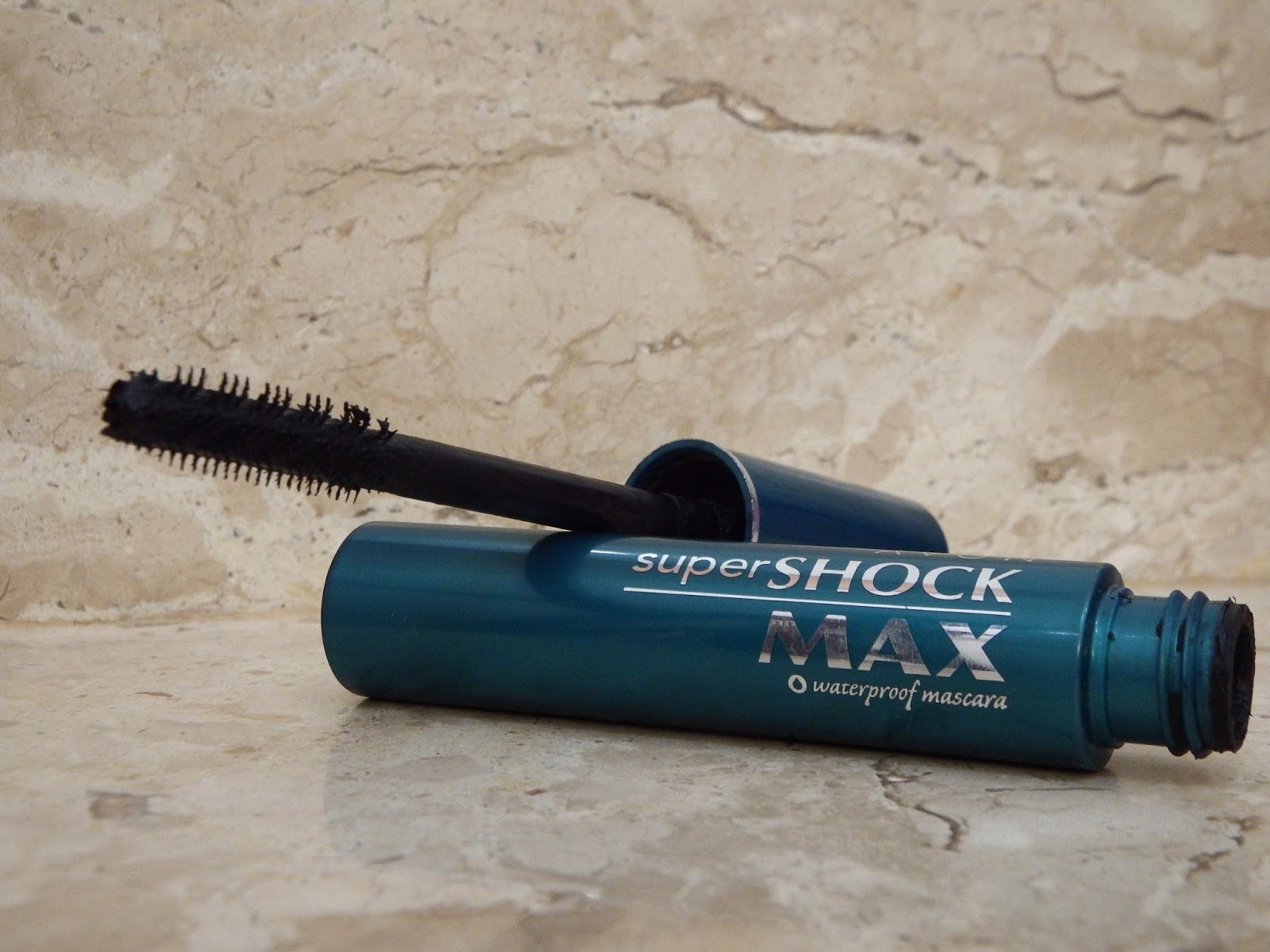 Rainbow Shock : Resenha Rímel Super Shock MAX - Avon