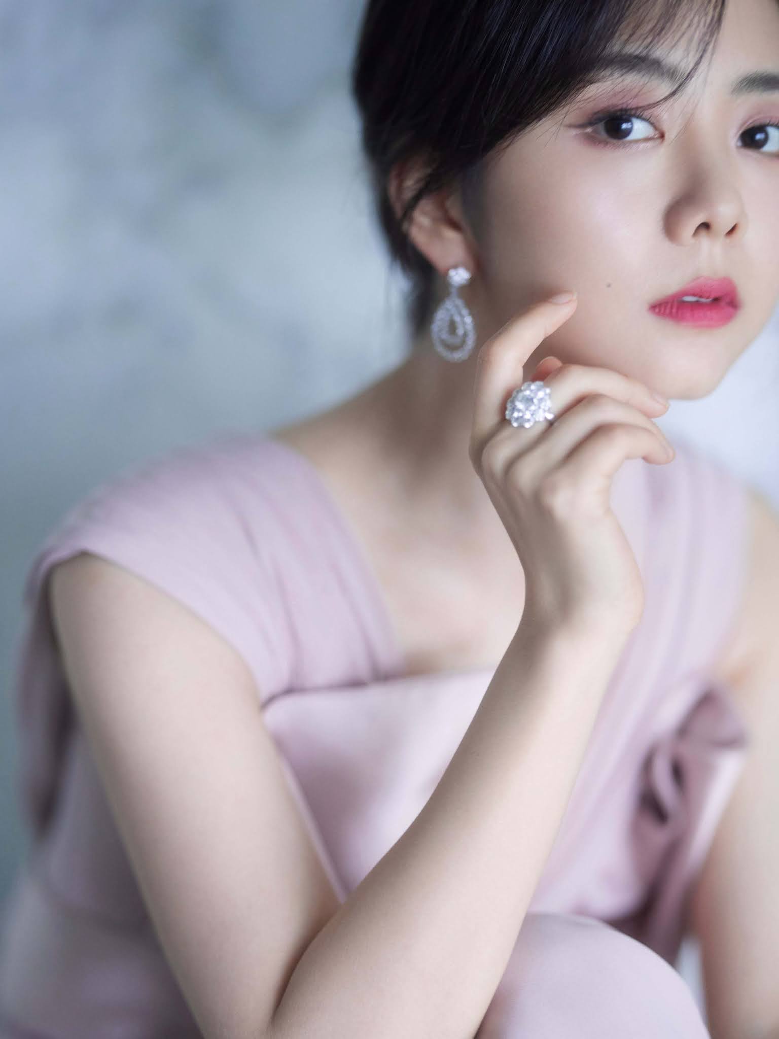 China Entertainment News: Tan Songyun poses for photo shoot