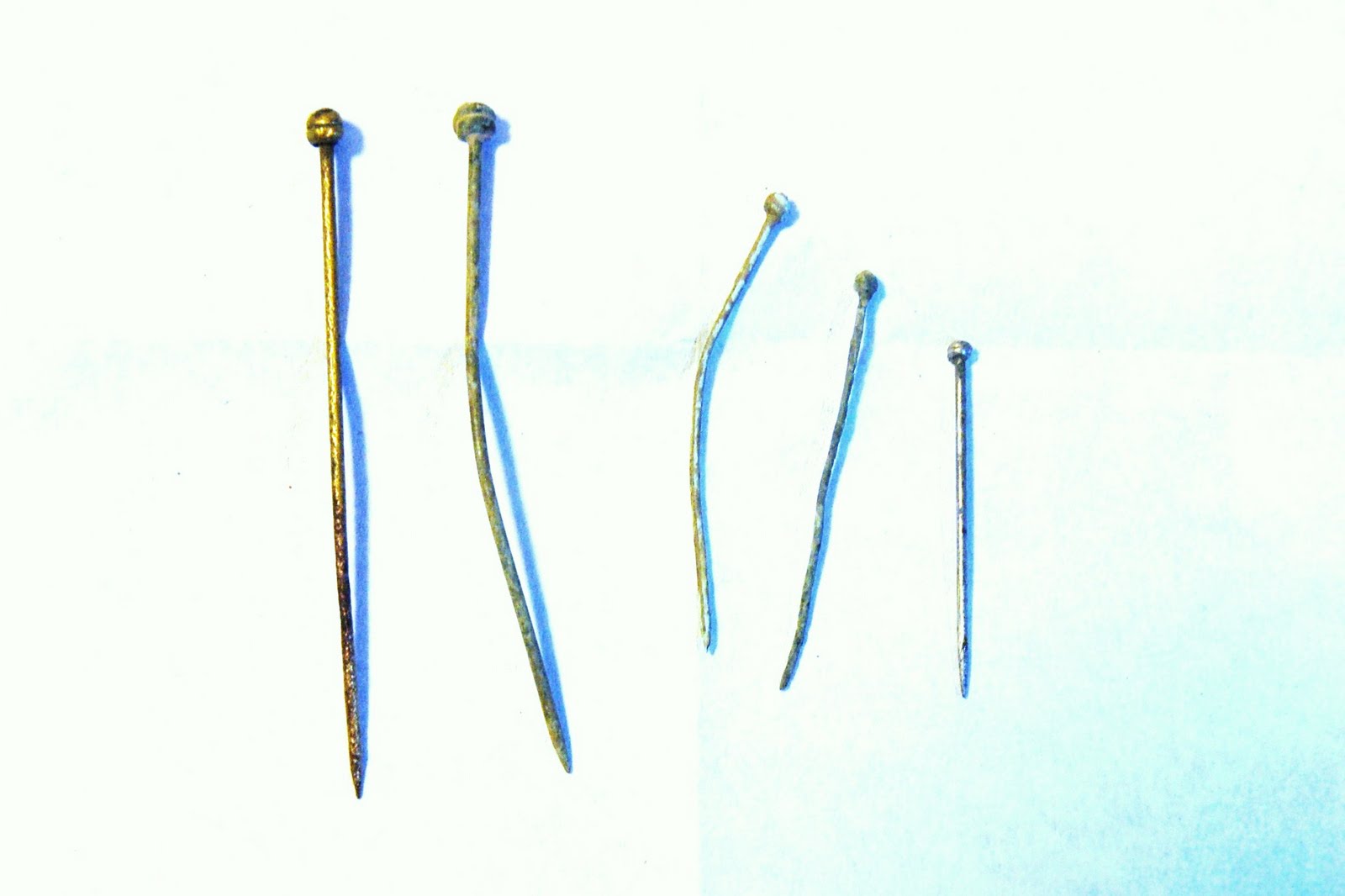 ceramica popular medieval no norte galego: Metales, el alfiler