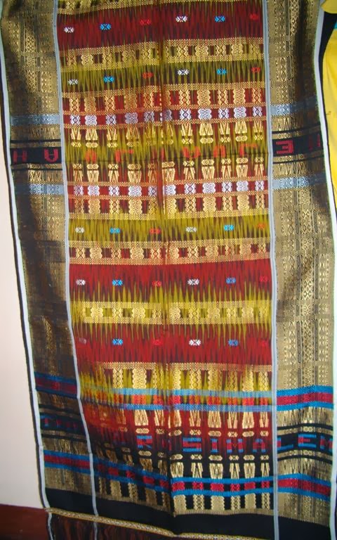 pakaian tradisional