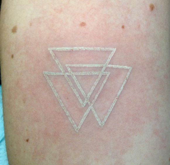 50+ White Ink Tattoos On Skin (2019) Pros & Cons | Tattoo Ideas