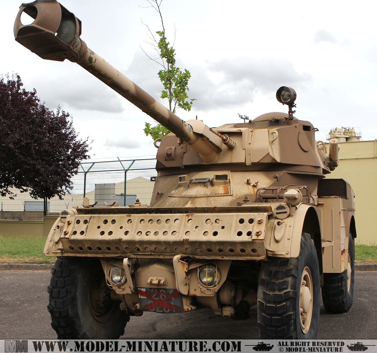 Military Photo Report: French AML and 105mm at "8e RMAT"