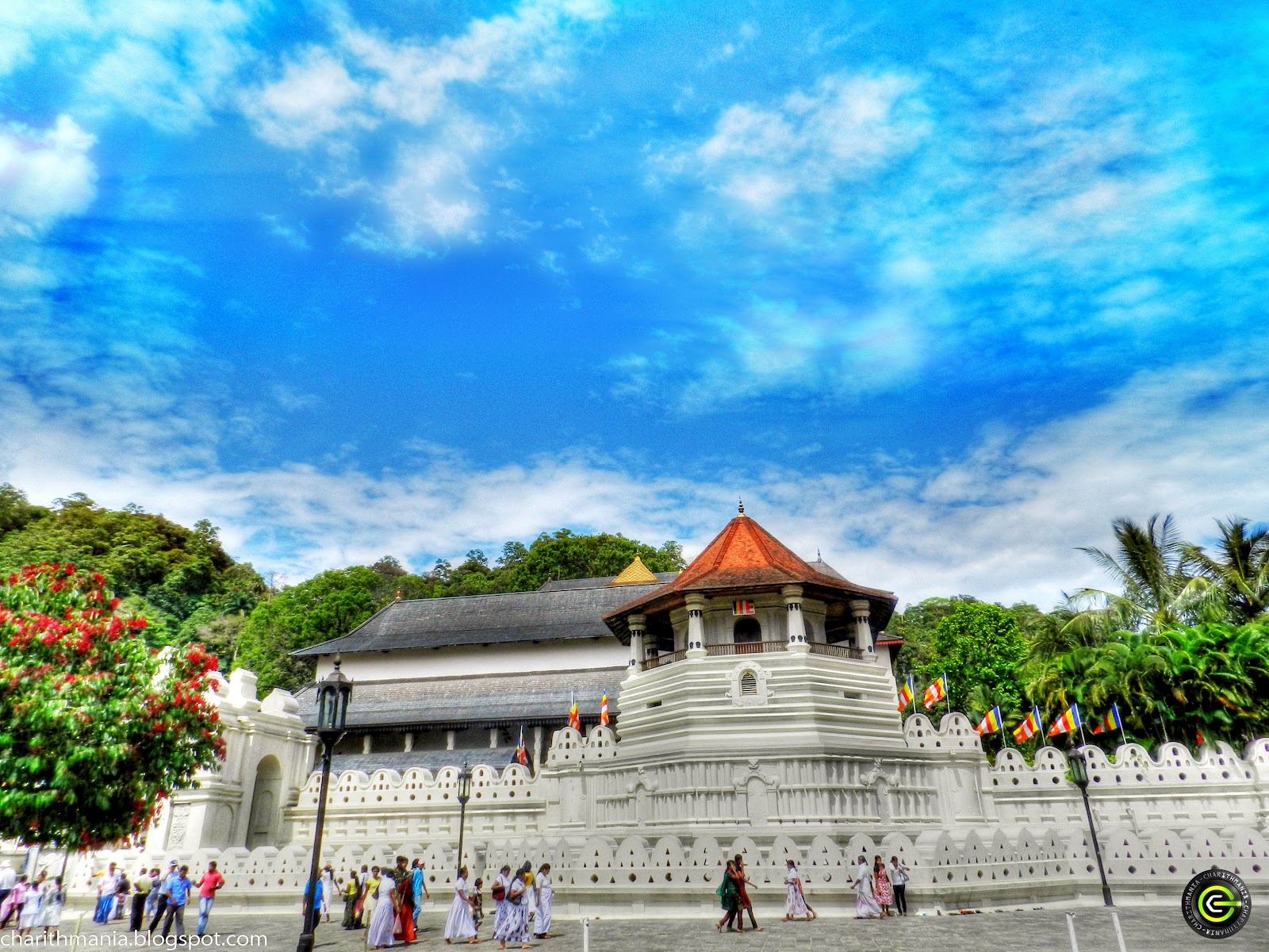 CharithMania: Sri Dalada Maligawa-Beautiful Kandy | © Copyright 2012
