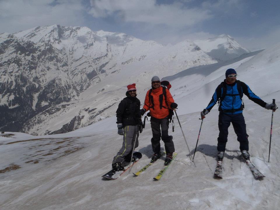 Summer skiing catches fancy of tourists - Discover Kullu Manali