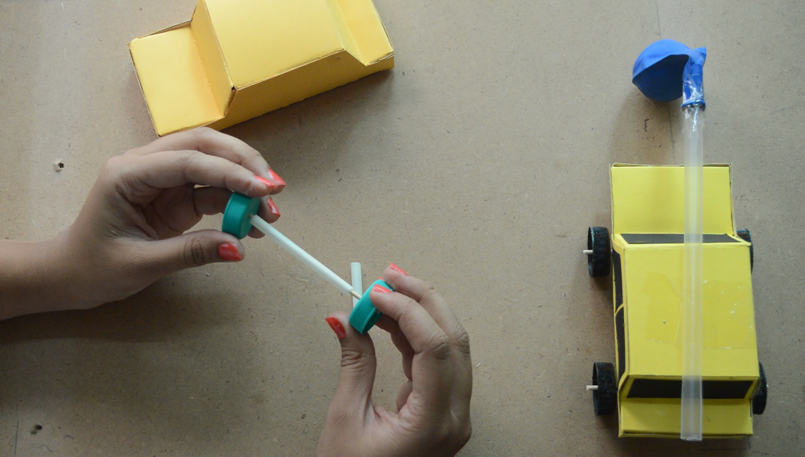 bee-a-maker: Air powered balloon car