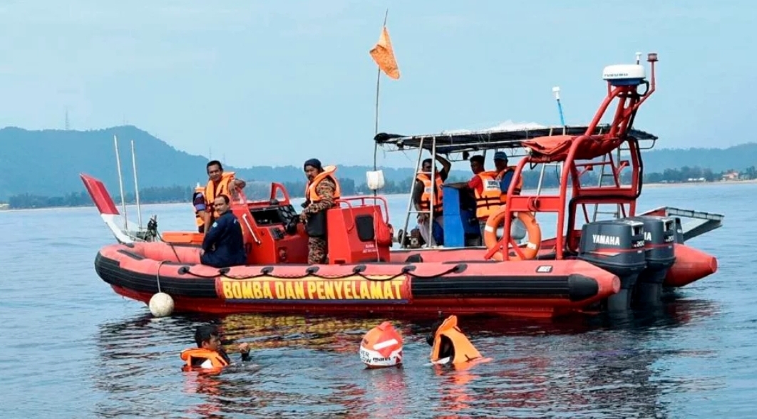 Balai bomba terapung pertama di Malaysia beroperasi di Samporna