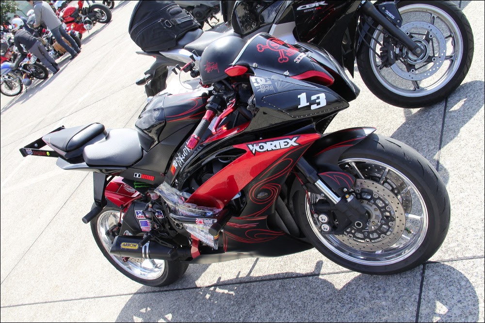 ROAD RIDER: YAMAHA YZF-R6 Stunt Style Custom