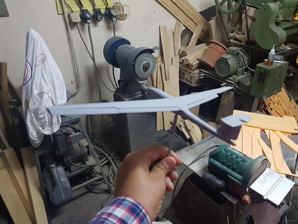 Machete avioane lemn la comandă... : Machetă planor IS 28 B2