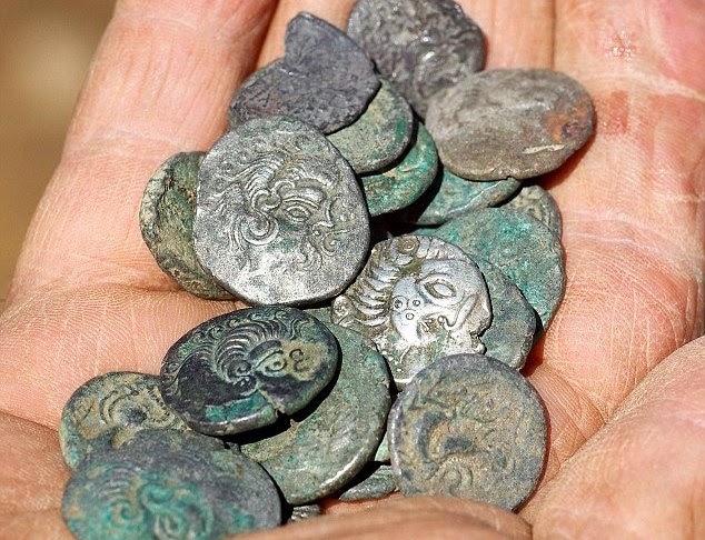 Archaeoethnologica: Imagens Monetárias dos Gauleses - Tese On-line