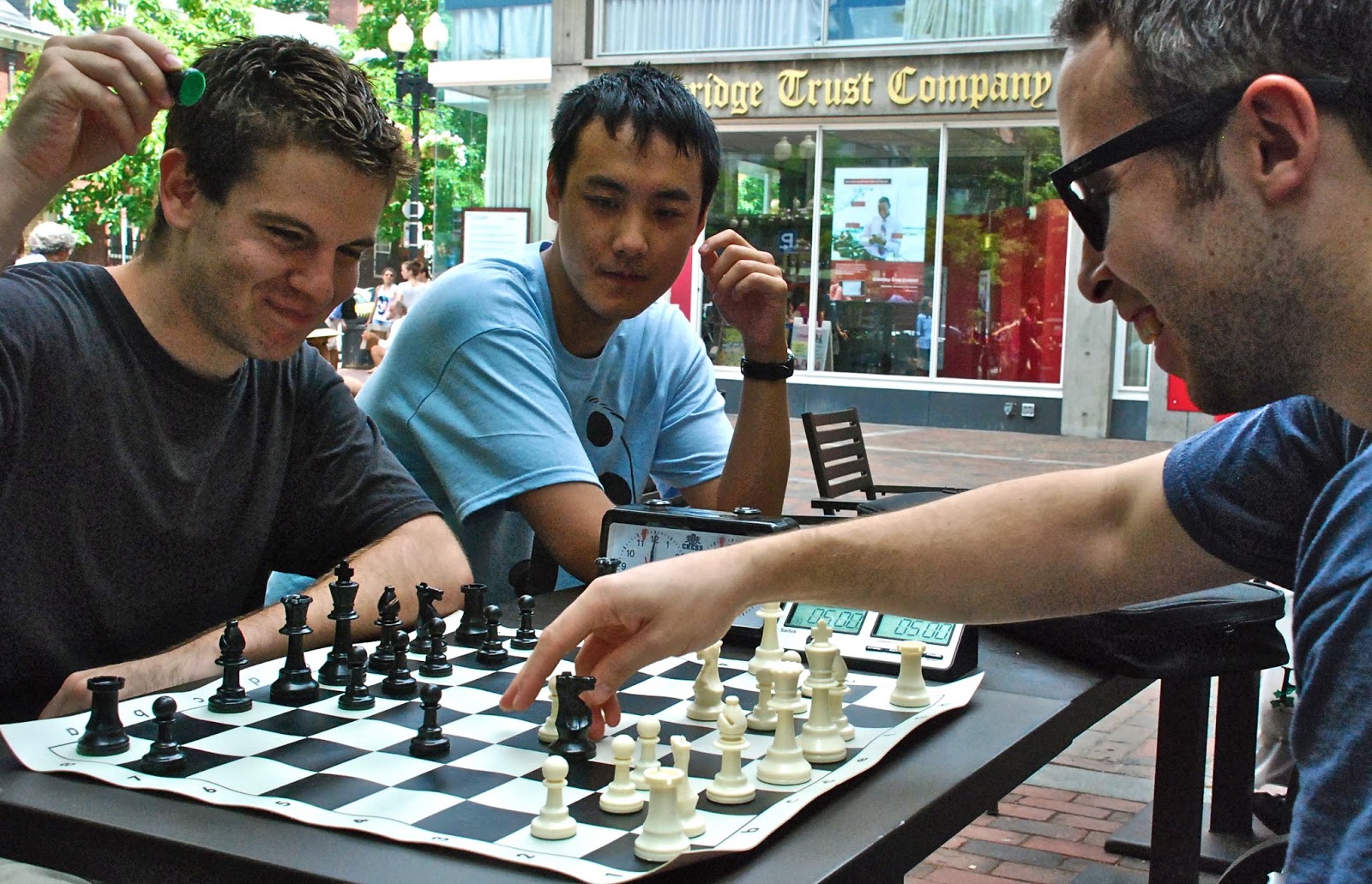 Boylston Chess Club Weblog: BCC HARVARD SQ OUTREACH: THOUGHTFUL FUN