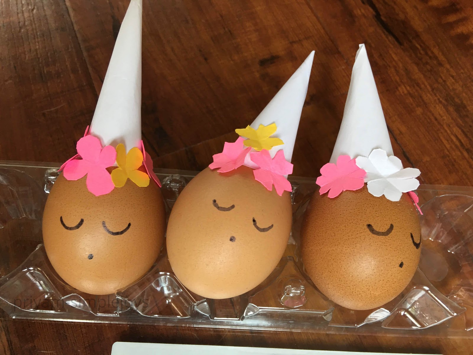 SimpleJoys: Decorating Eggs