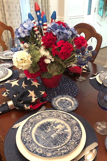 JBigg: Life in Kentucky: Celebrating With A Liberty Blue Tablescape
