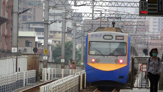 Blair's 鐵道攝影: EMU718電聯車 / TRA EMU718 Electric Multiple Unit
