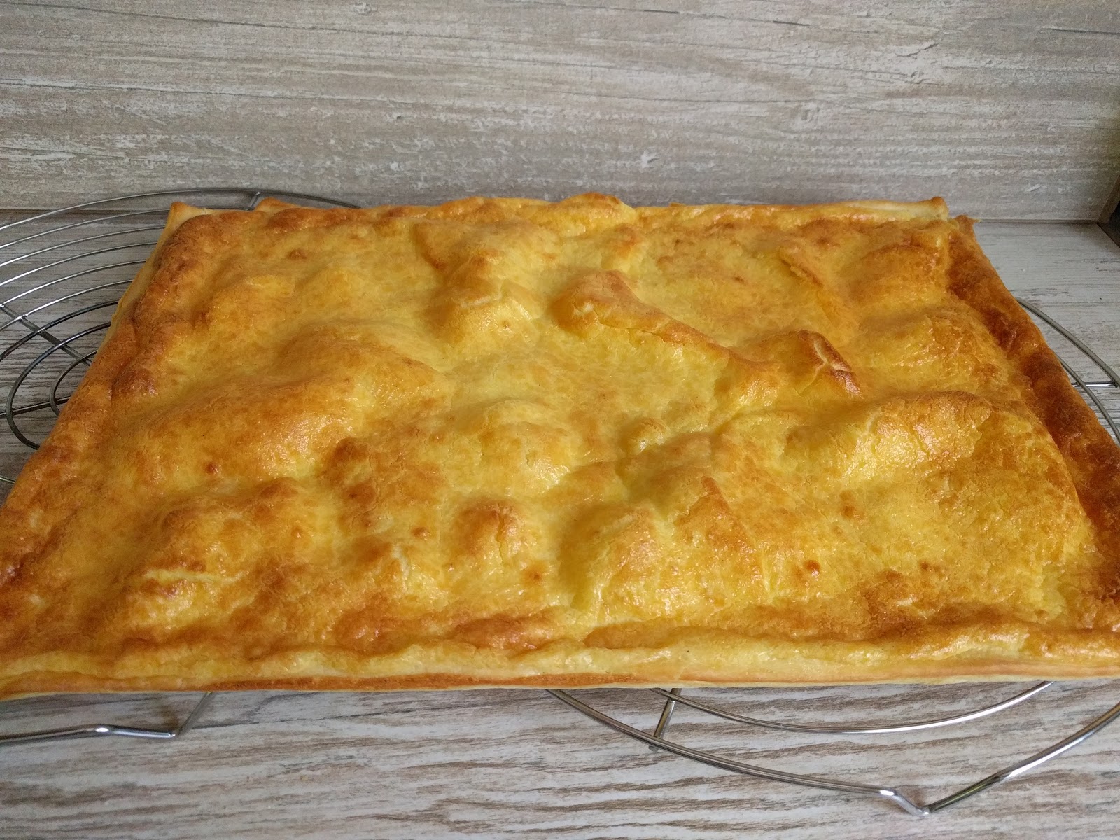 - Gefaltene Siebenbürger Rahm Hanklich