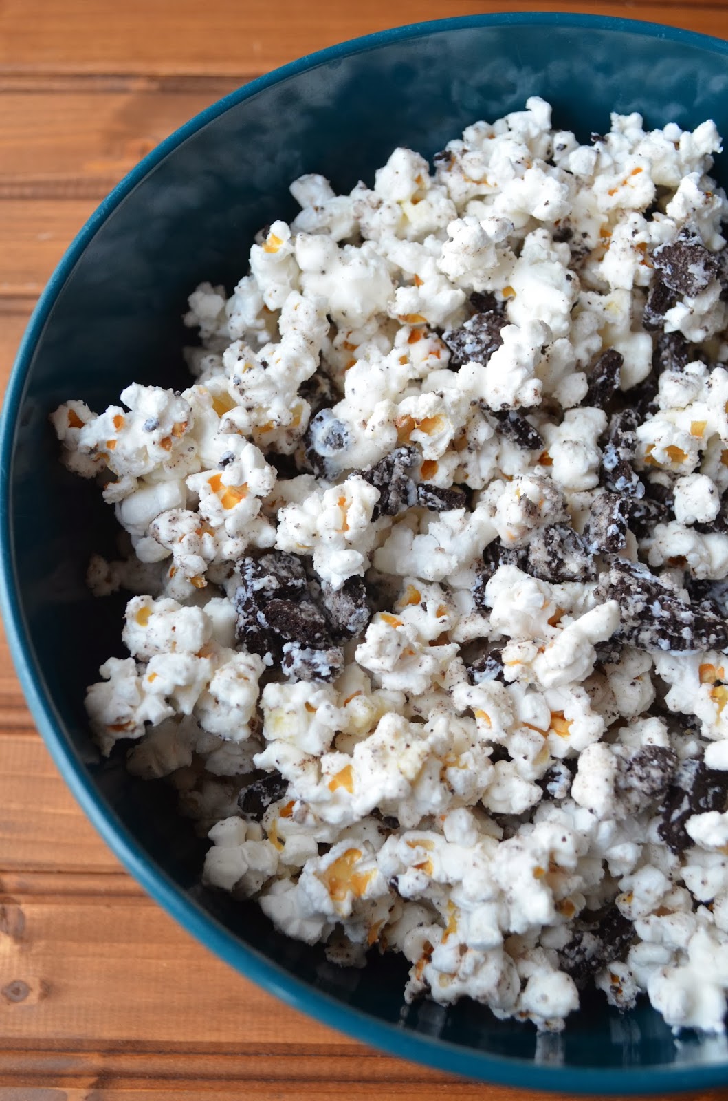 The Savvy Kitchen: Oreo Popcorn