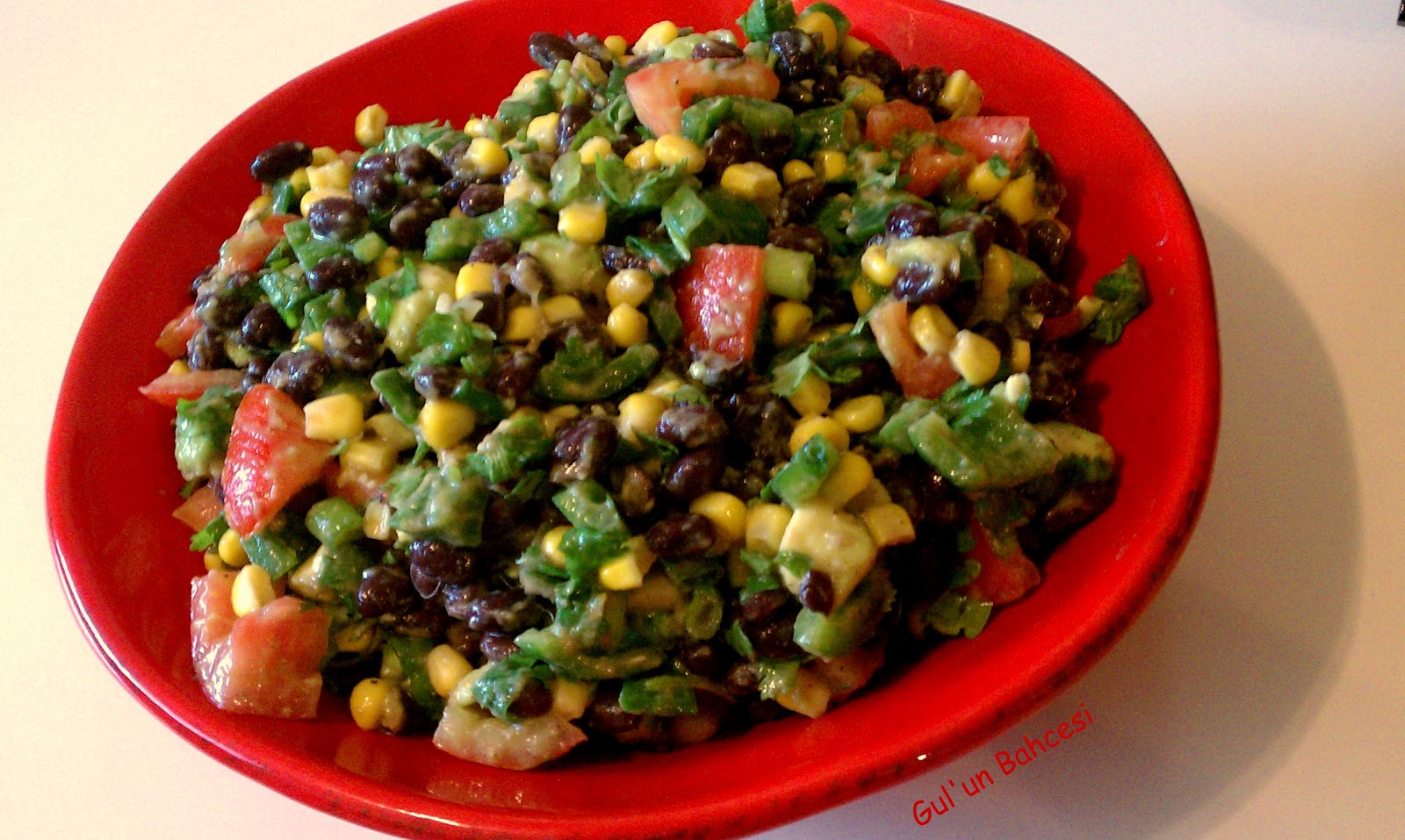 Gul'un Bahcesi: Corn & Black Beans Salad (Misir ve Siyah Fasulye Salatasi)