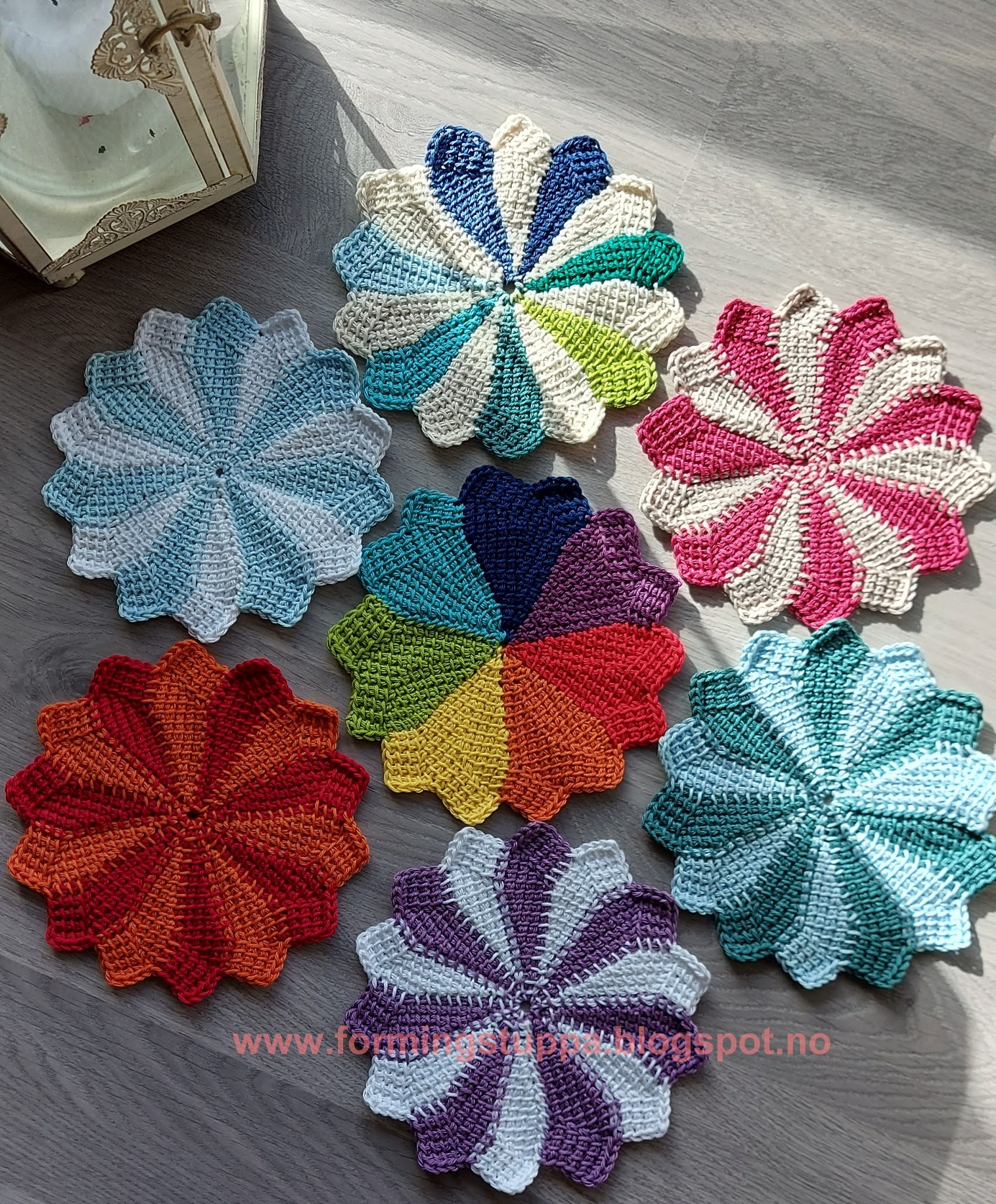 Let your fingers do the walking: Stjernekluter i tunisisk hekling...