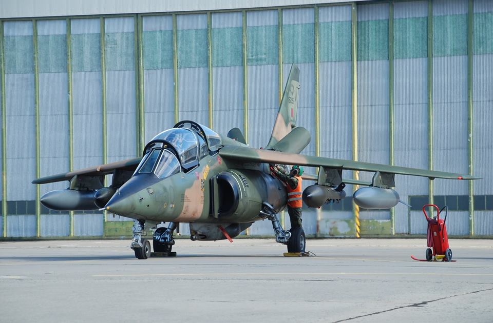 ALPHA JET EM AÇÃO (M1827 - 07/2016) ~ PÁSSARO DE FERRO
