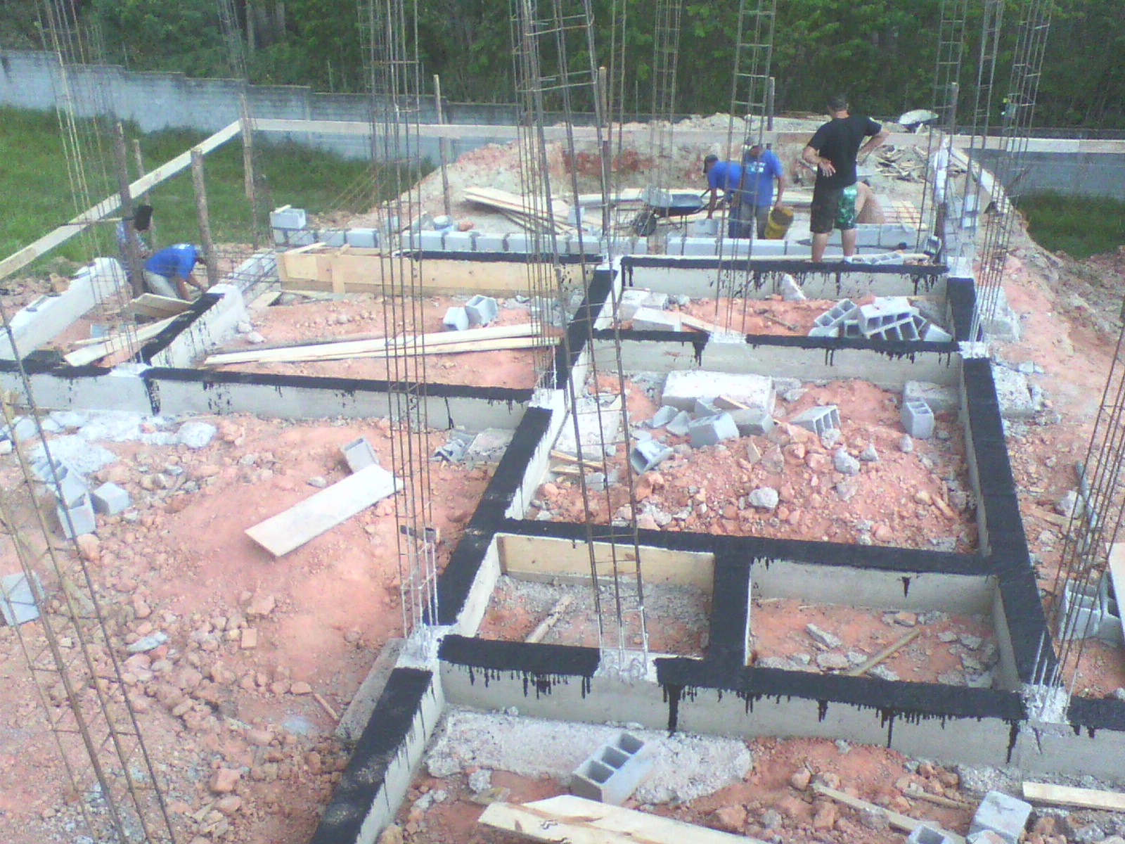 Casa Tony & Ta: Inicio Preparação Baldrame e concretagem