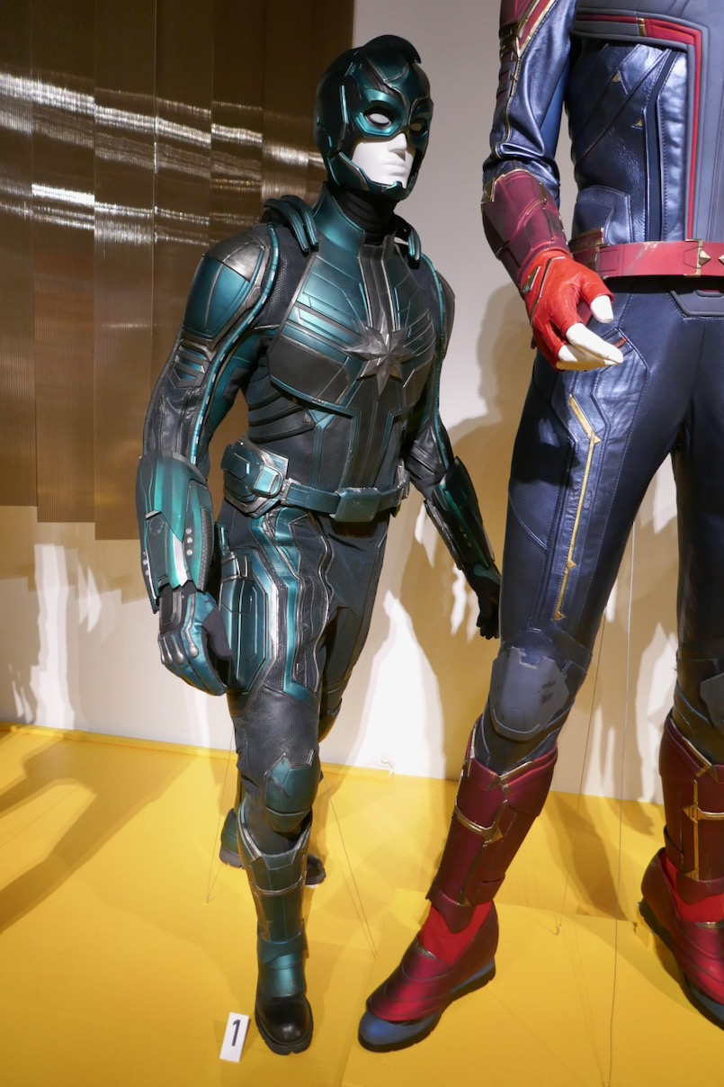 Hollywood Movie Costumes and Props: Brie Larson and Jude Law costumes ...